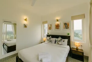 Apartamento Superior, vista para a piscina | Lençóis de algodão egípcio, roupa de alta qualidade 