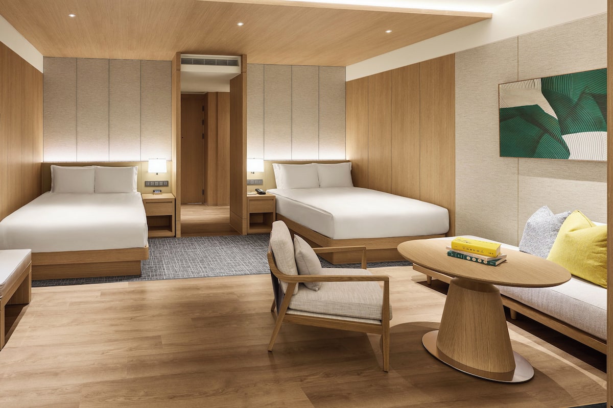 Roupa hipoalergénica, minibar, cofre no quarto