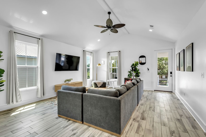 Group Retreat-two Beach Homes~10-bedrooms~game Area~hot Tub~beach Views - ミシシッピ州