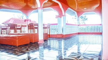 Pequeno-almoço tipo buffet diário incluído