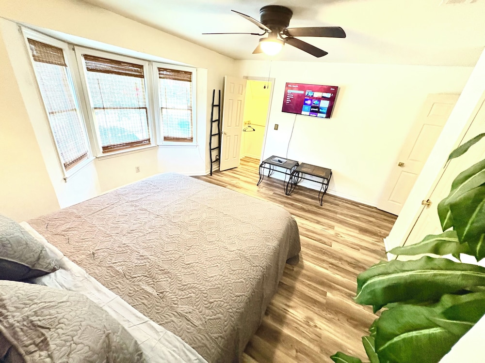 Charming 2-bedroom house in tranquil Macon with AC. Pets welcome ...