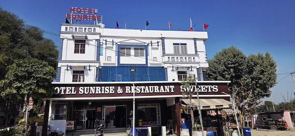 Sunrise Hotel & Restaurant - Khatu