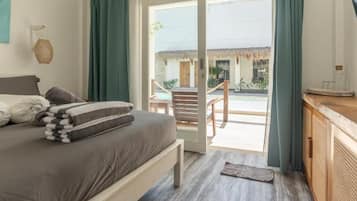 Quarto Duplo, vista para a piscina | Camas de colchão pillowtop, Wi-fi grátis, roupa de cama fornecida