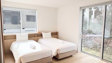 Chalé superluxo, sacada, vista para a montanha | Ferros/tábuas de passar roupa, Wi-Fi de cortesia, roupa de cama