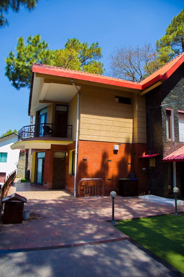 Classic Pine View Villa Kasauli - Kasauli