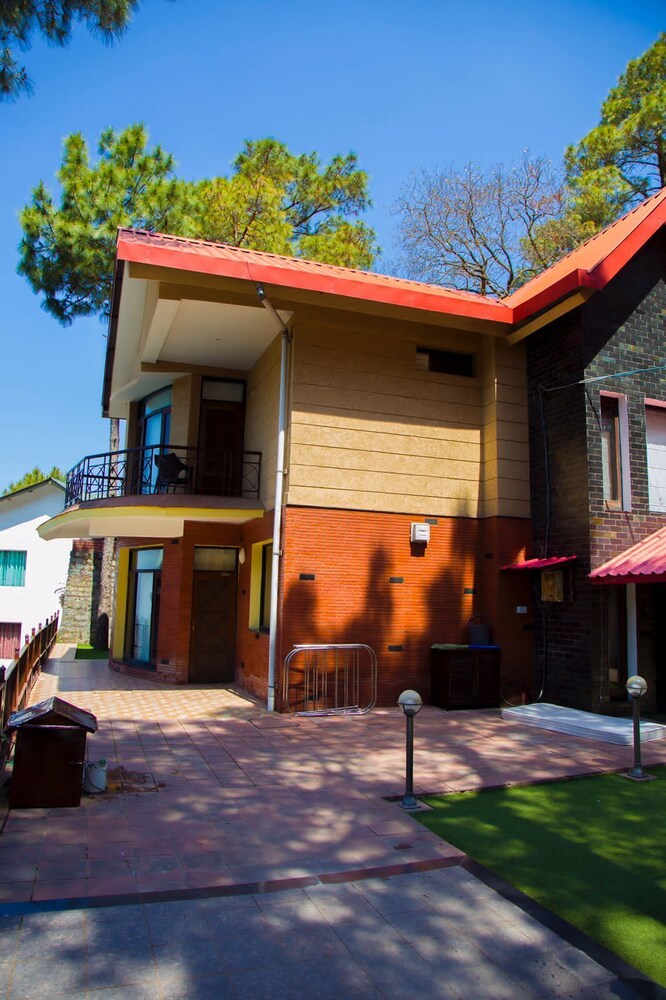 Classic Pine View Villa Kasauli - Kasauli