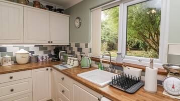 Lava-louças, talheres/pratos/utensílios de cozinha