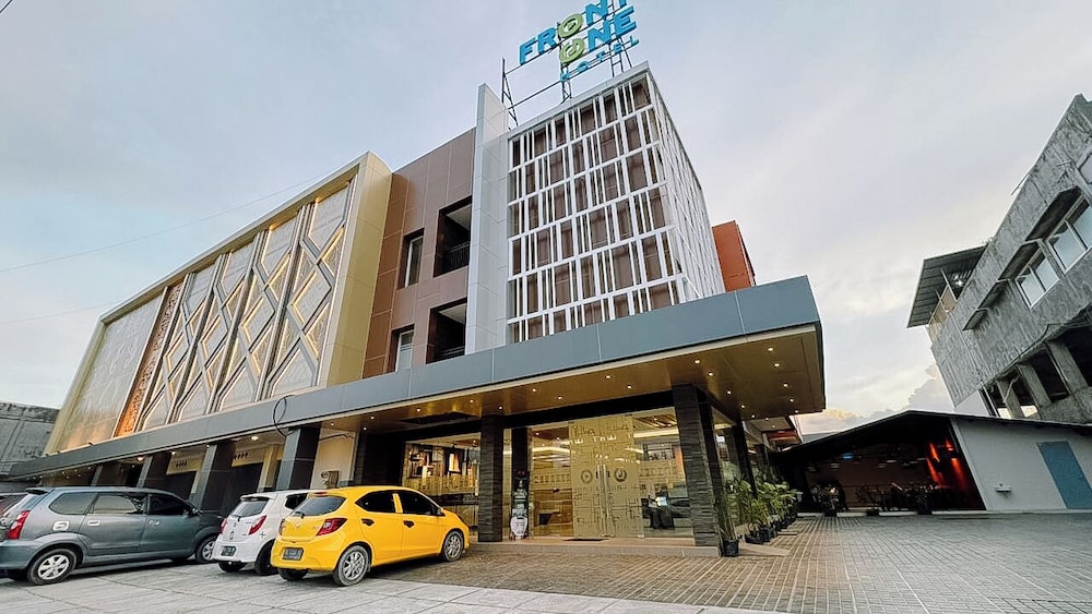 Front One Hotel Papua Lestari - Papua