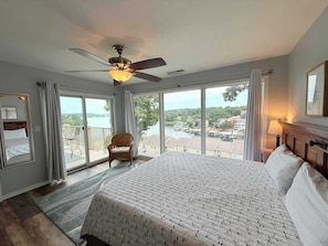Condo, várias camas, sacada (Indian Pointe Lake View) | 2 quartos, individualmente decorados, individualmente mobiliados