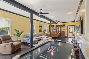 Casa, vários quartos | Sala de jogos