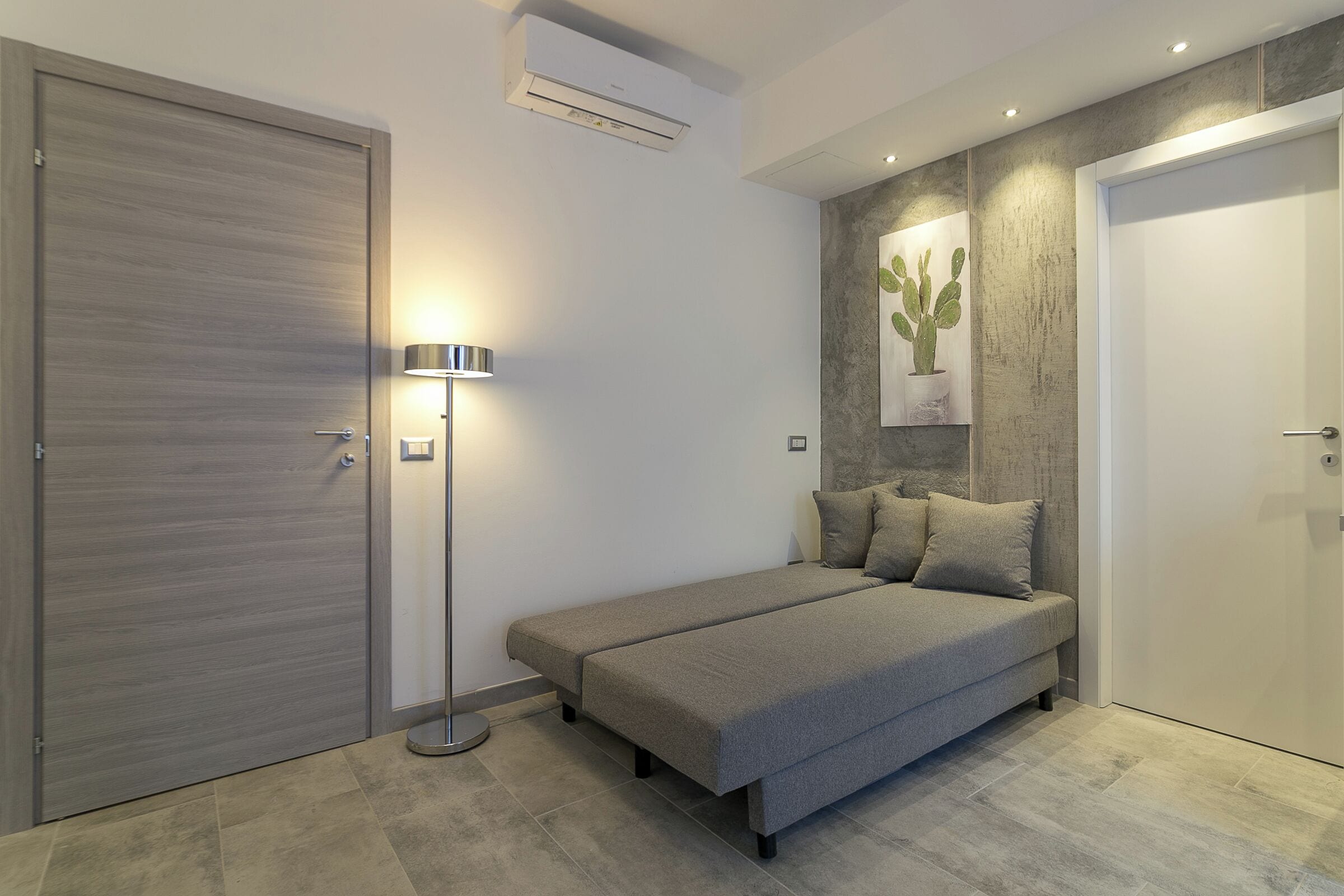 Estúdio, 1 cama de casal e sofá-cama, sacada | Ferros/tábuas de passar roupa, Wi-Fi de cortesia, roupa de cama
