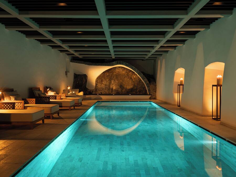 Piscina interna, piscina externa sazonal