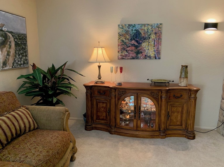 Fully Furnished, 3 King Bedrooms, Townhouse On Bluebird Lane, Palmdale - Palmdale, CA