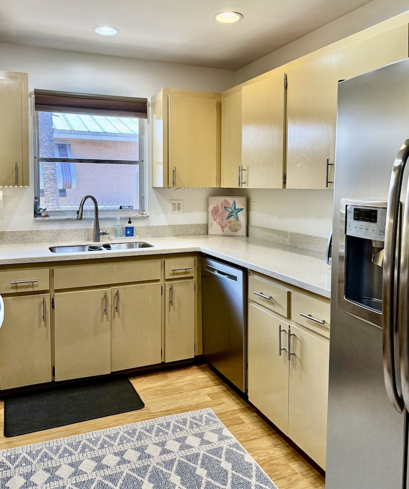 Naples Park Cottage 106th 6 Blocks Off Ocean 2 Bedroom Home - Bonita Springs, FL