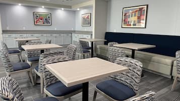 Café da manhã grátis