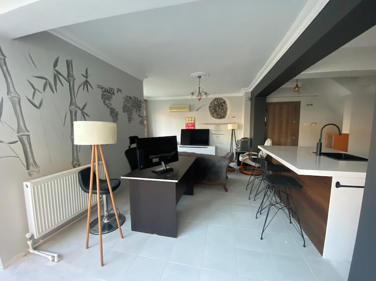 3-bedroom Roof Top In Charming Akçay With Fitness Room, Ac And Pool - Akçay