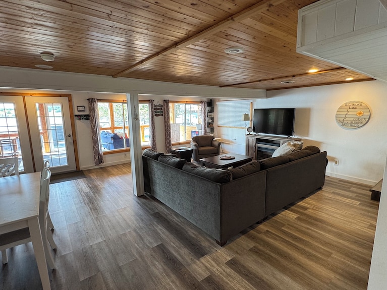 Lakefront Property On The Shore Of Richmond Lake\nalways In Season. Always Fun. - Aberdeen, SD