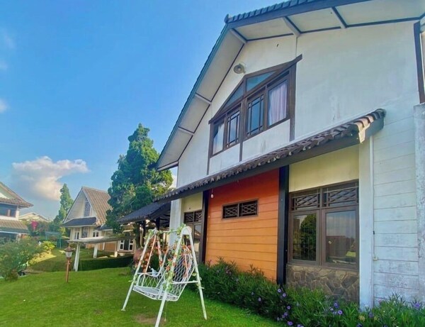 Hotel O Bougenville Resort - West Java