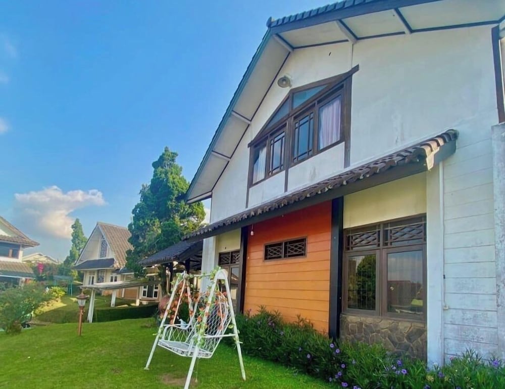 Hotel O Bougenville Resort - West Java