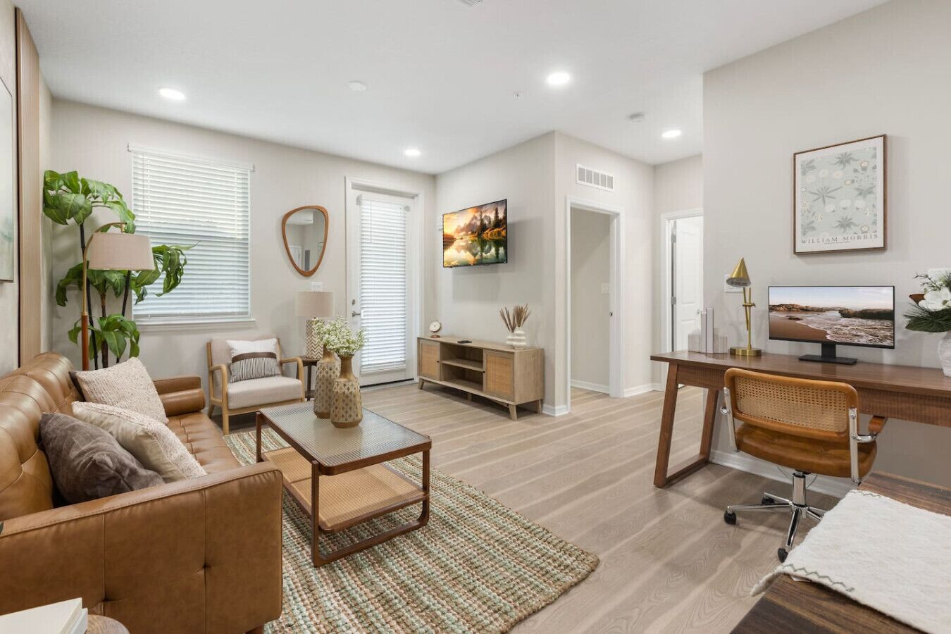 Coastal Luxe Apt W/pool/ Gym/free Parking/ Balcony - Clearwater, FL