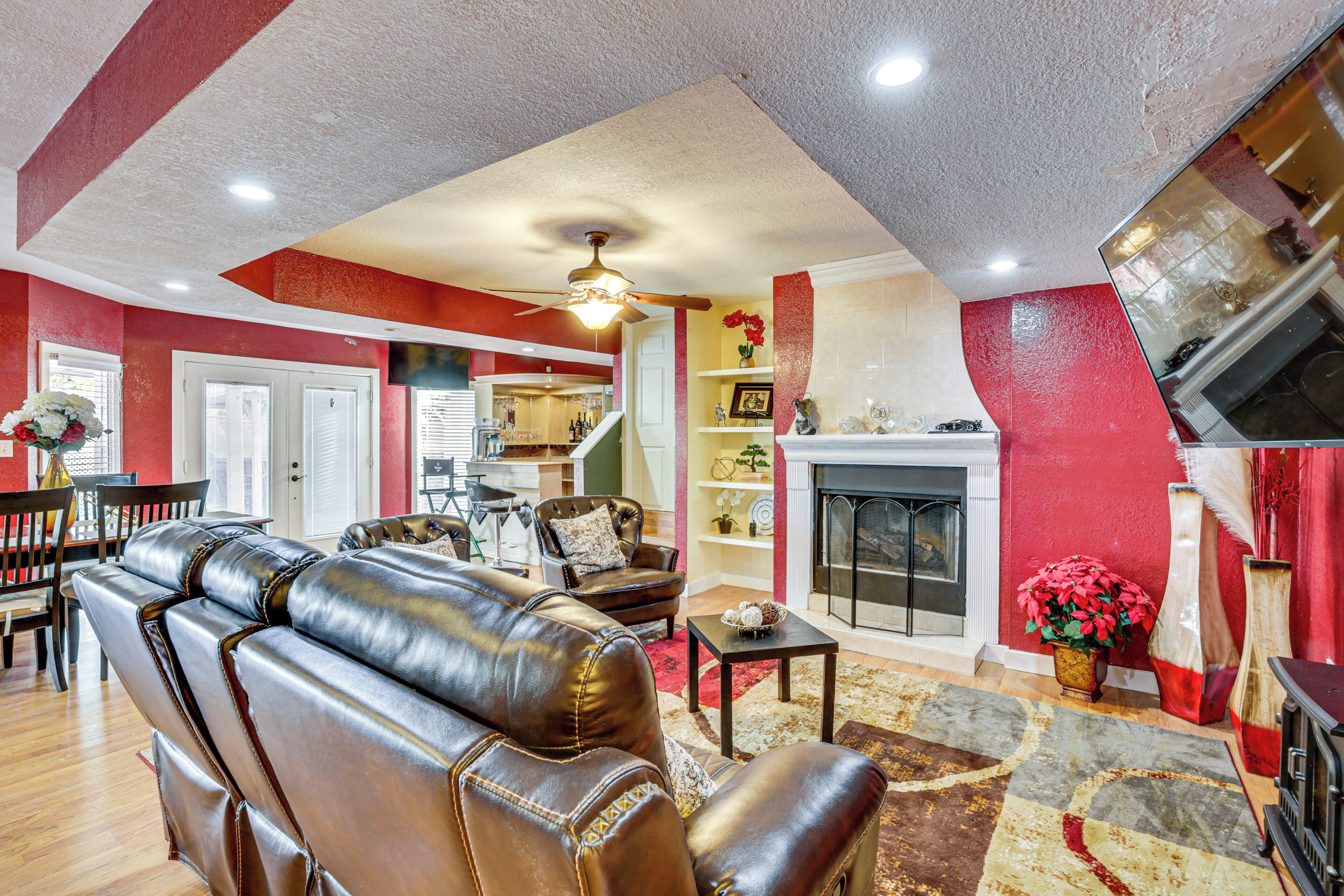 13 Mi To Downtown El Paso: Home W/ Game Room & Bar - El Paso, TX