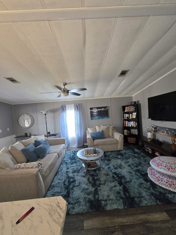 Charming Home Gated 55 And Up Resort Style Community, In Tranquil Fort Myers. - Fort Myers Beach, FL