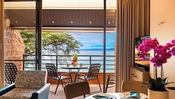 Apartamento Clássico em Condomínio Fechado, 1 quarto, lanai (alpendre havaiano), vista para o oceano | Sala de jantar