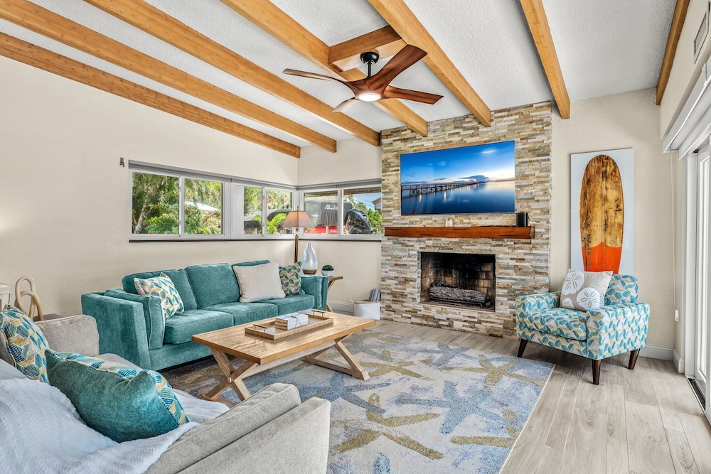 464 Indian Creek Dr - Cocoa Beach, FL