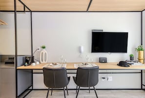 Roupa hipoalergénica, com decoração personalizada