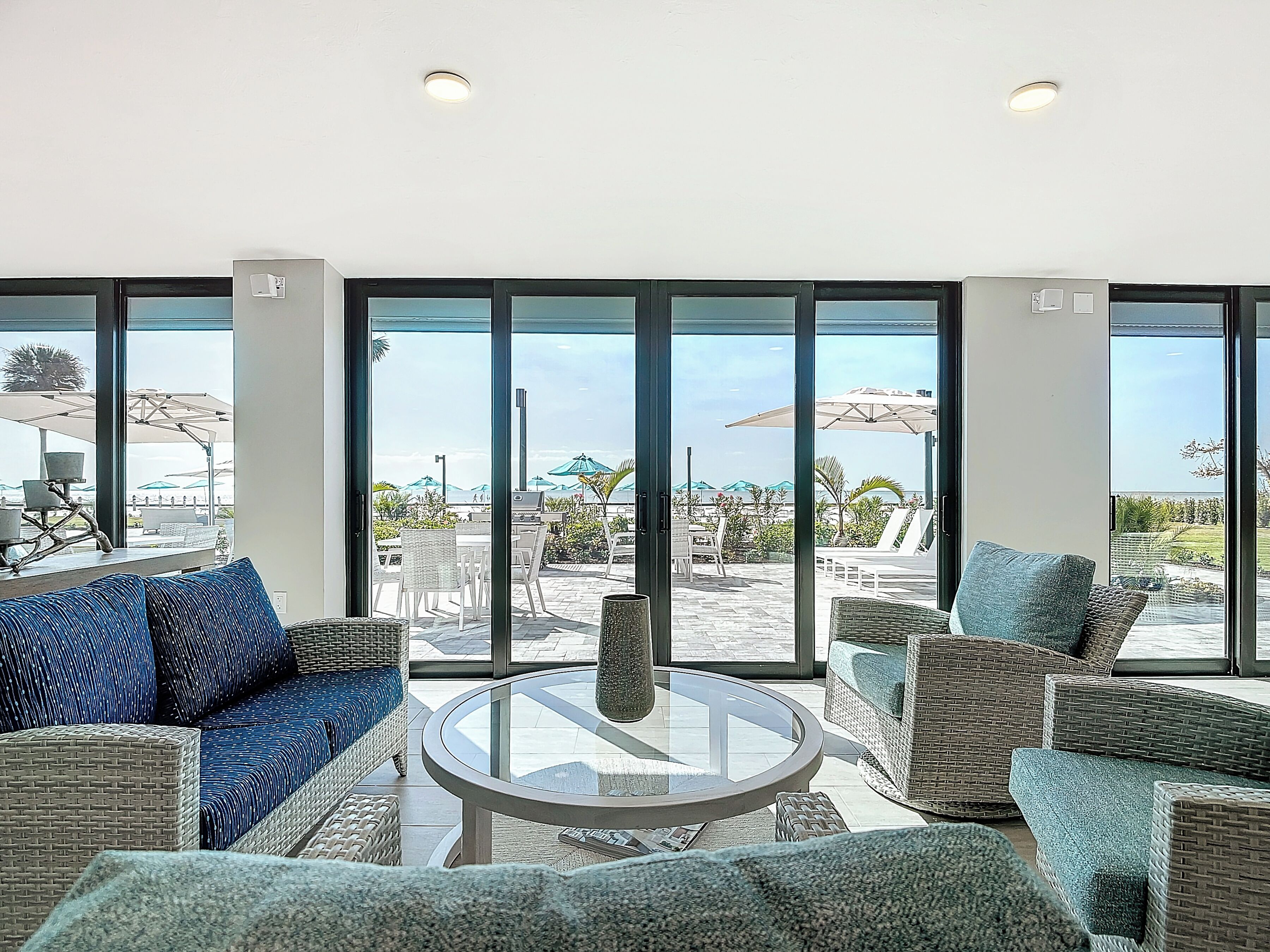 Beachfront Gulf View Oasis  2-bedroom Condo In Fort Myers Beach - Fort Myers Beach, FL