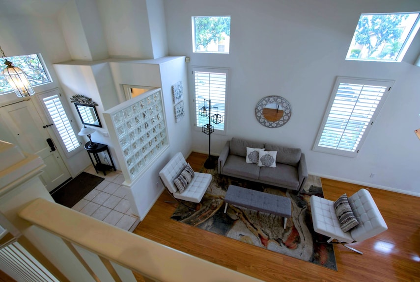 Gated 3br 2.5bth W/ Pool And Spa In Tustin - 塔斯廷