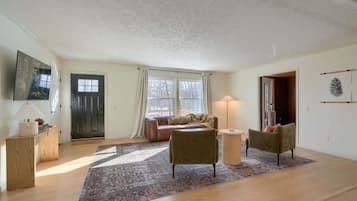 Cabana, várias camas, varanda (Buckingham Woods) | Área de estar