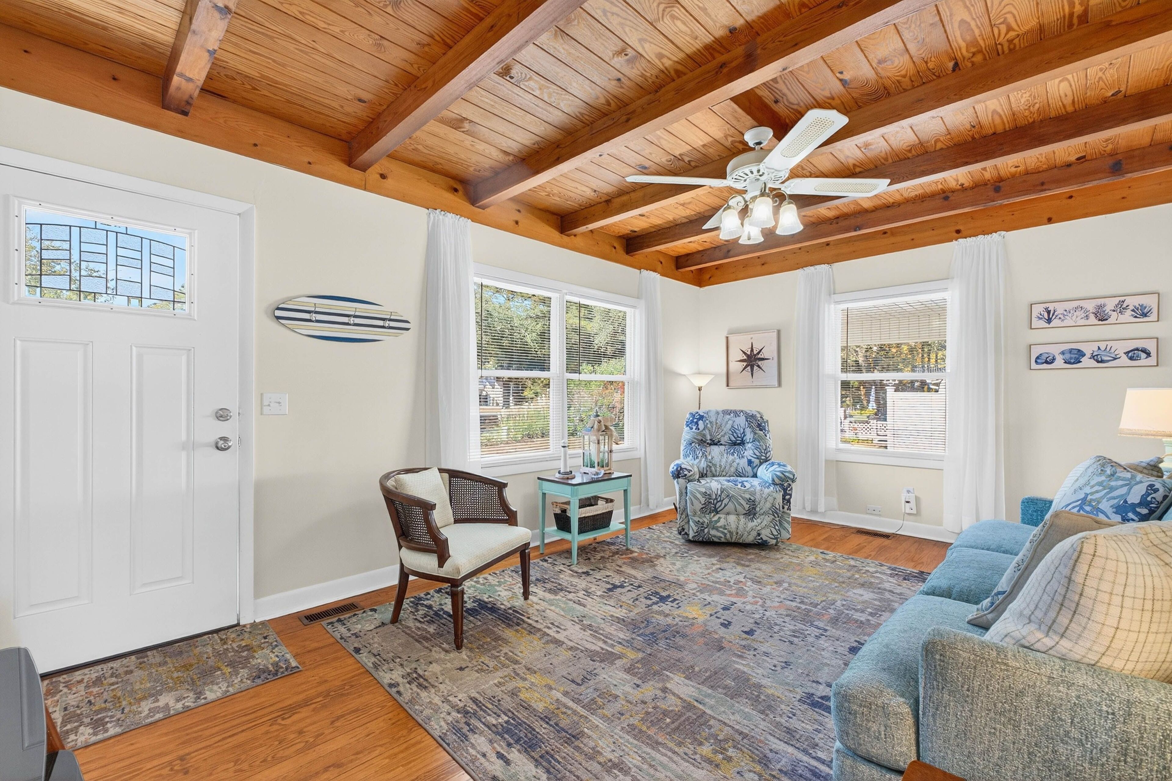 Oak Island Cottage-walk To Beach- Sleeps 4 - Oak Island, NC