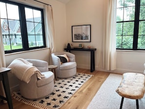 Quarto Duplo de Luxo | Secretária, secretária adequada para computadores portáteis