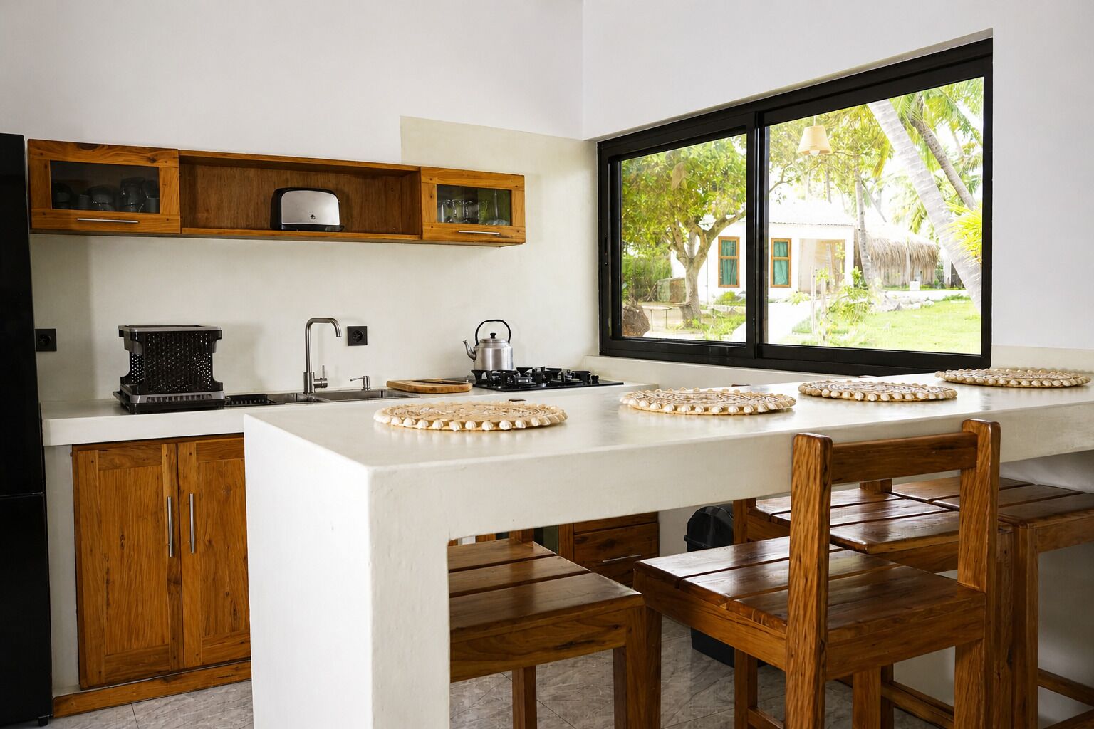 Quarto Duplo, vista para o pátio | Cozinha partilhada