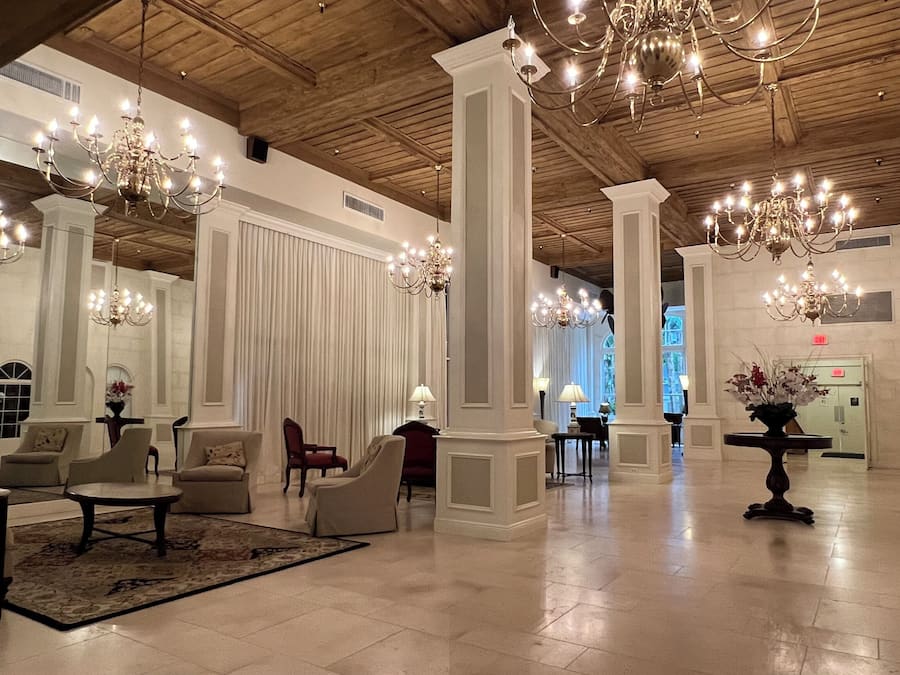 BLUE ORCHID | Saguão