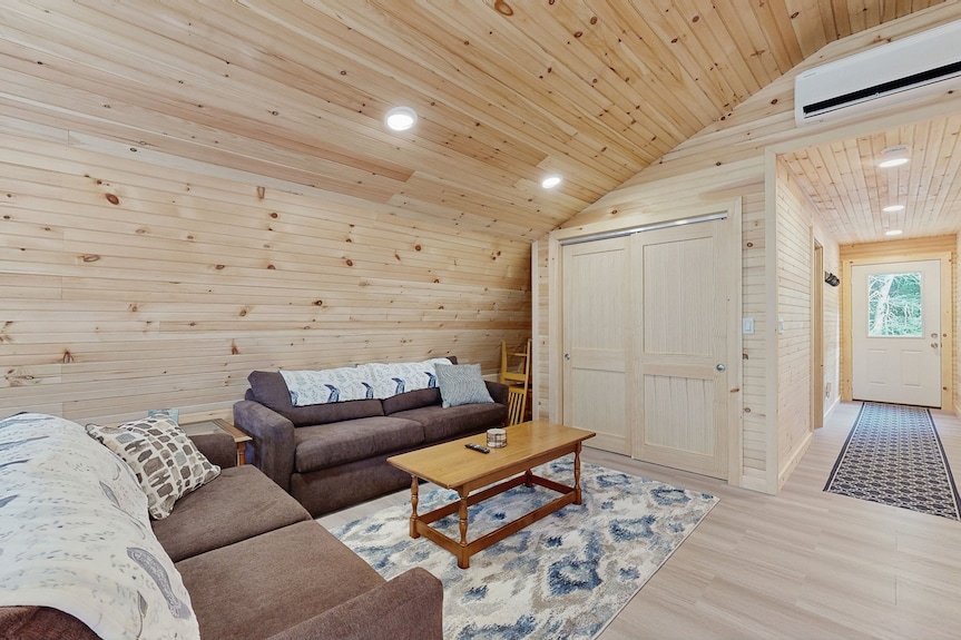 Charming Apartment With Waterfront Access, Modern Comforts, And Lakeside Firepit - 雪梨