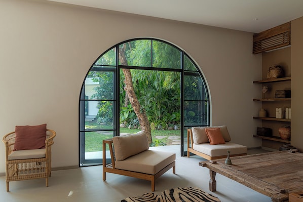 Villa de Luxo, piscina privativa, vista para o jardim | Sala de estar
