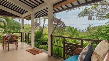 Bungalow Superior, vista para a colina | Terraço/pátio interior