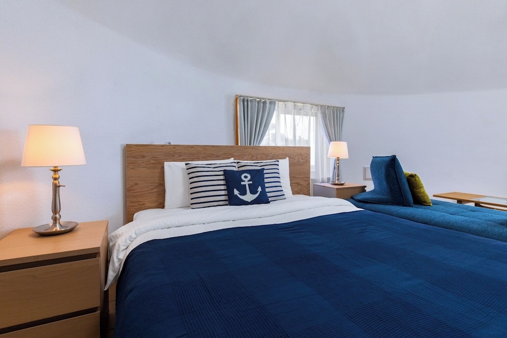 Uruma Dome Okinawa Right in front of the beach / Uruma Okinawa ...