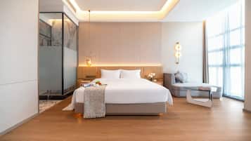 Quarto casal básico | Wi-Fi de cortesia, roupa de cama