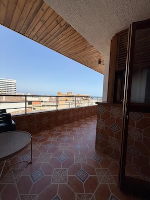 Apartamento Comfort, vista para a praia | Terraço/pátio interior