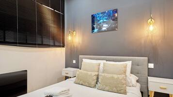 Apartamento | 3 quartos, secretária adequada para computadores portáteis