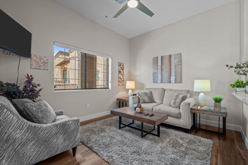 Sophisticated Elegance Spacious Condo - Tucson, AZ