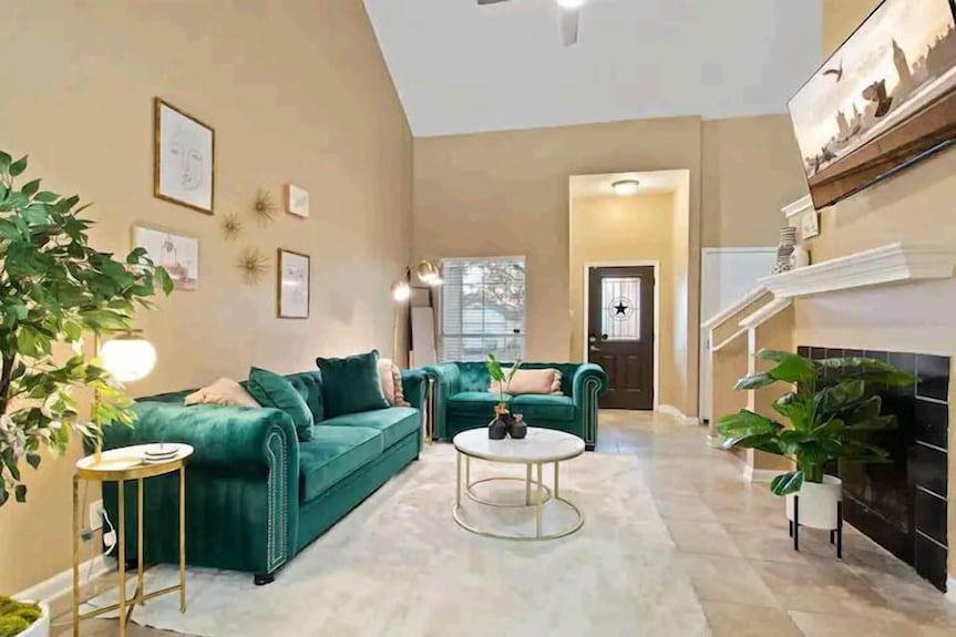 Austin, Texas House Near Tesla Giga Factory - Austin, TX