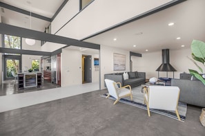 Casa superluxo, várias camas, acesso à piscina, vista para a piscina (Solara Point) | Parte interna