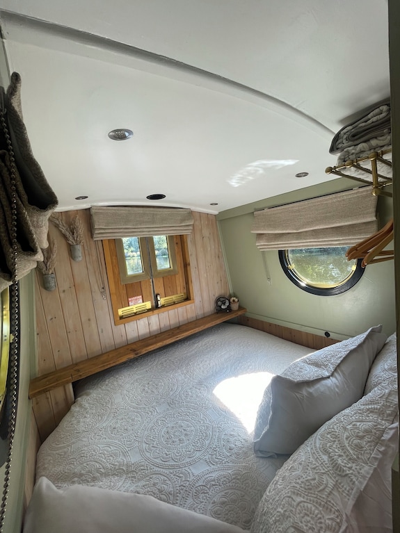 Adventure For 2! Tranquil, Cosy Boat Life Staycation Or Self Drive Holiday Hire. - Leeds