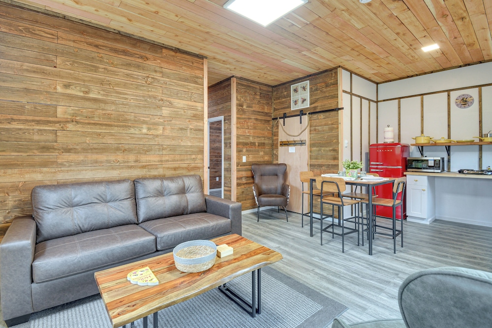 Near Twilight Sites & Scenic Hikes: Forks Apt - Forks, WA