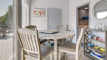 Casa (Multiple Bedrooms) | Interior