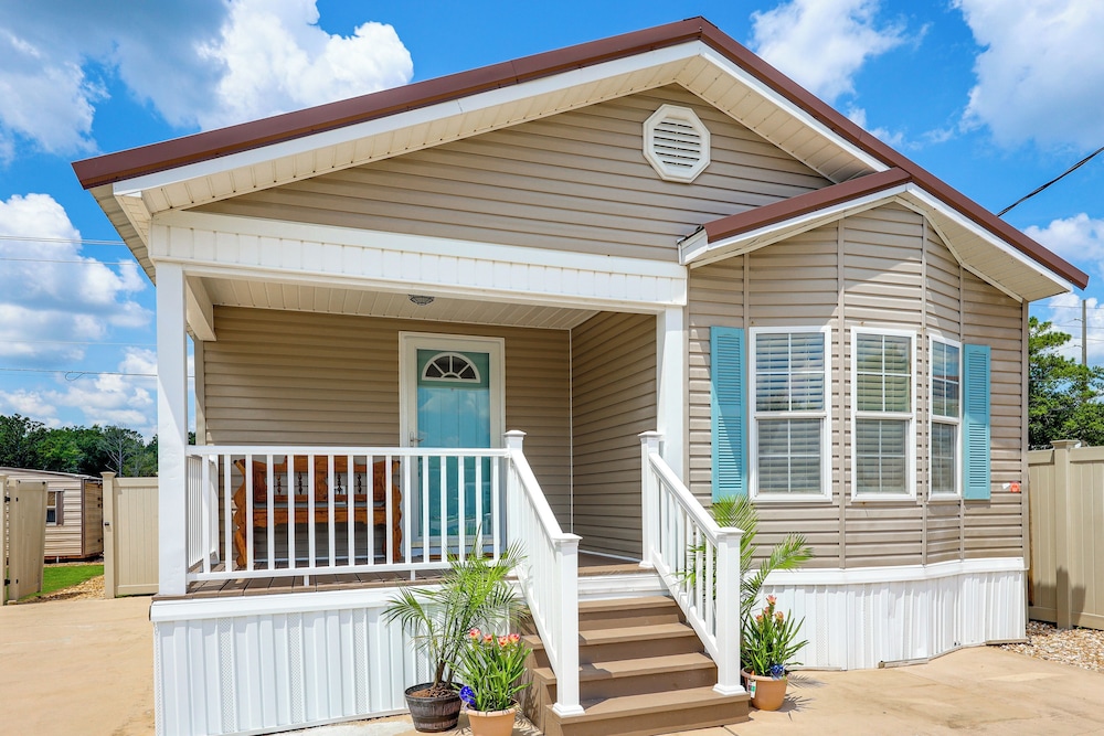 Resort Dock & Boat Ramp: Home W/ Wolf Bay Access - Alabama